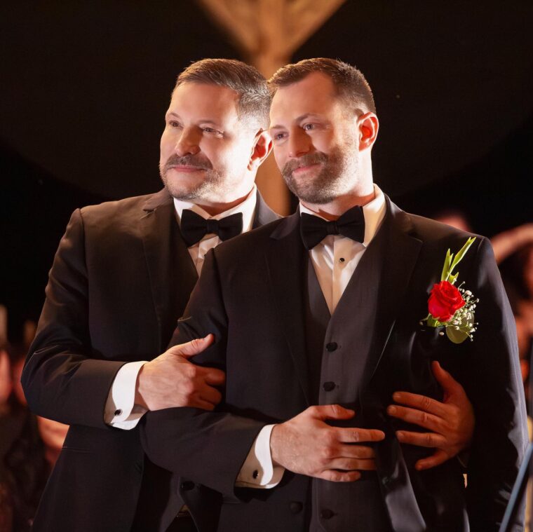 Country Singer Ty Herndon Ties the Knot in Outdoor Tennessee Ceremony ...