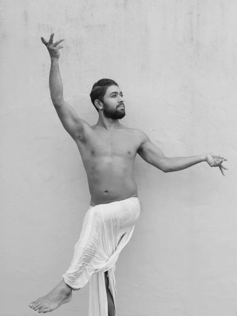 Sumit Kumar Bodak's Mesmerizing Dance and Yoga Portraits - The Pink Times