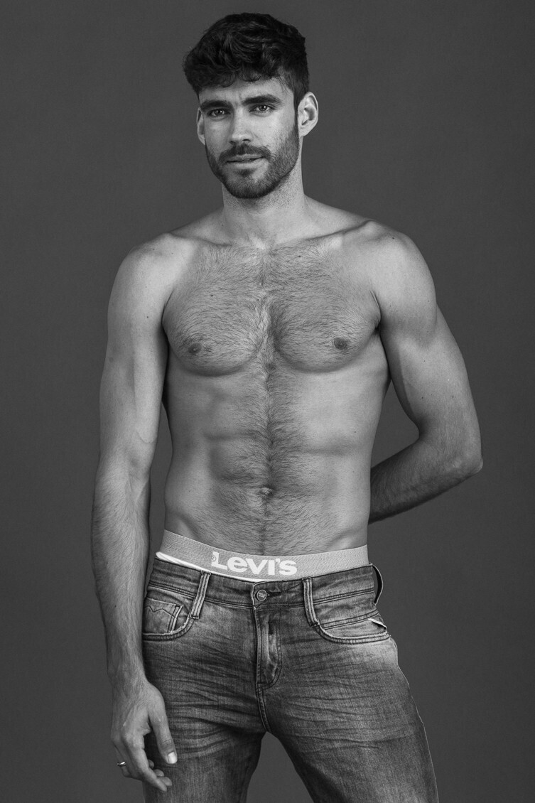 Sizzling Encounters with Sexy Model Caio Cesar: A Visual Feast for the Eyes - The Pink Times
