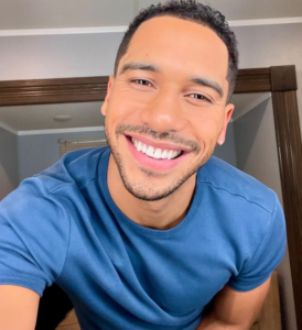 Meet Elliot Knight: The Heartthrob Shaking Up 'The Boys' - The Pink Times