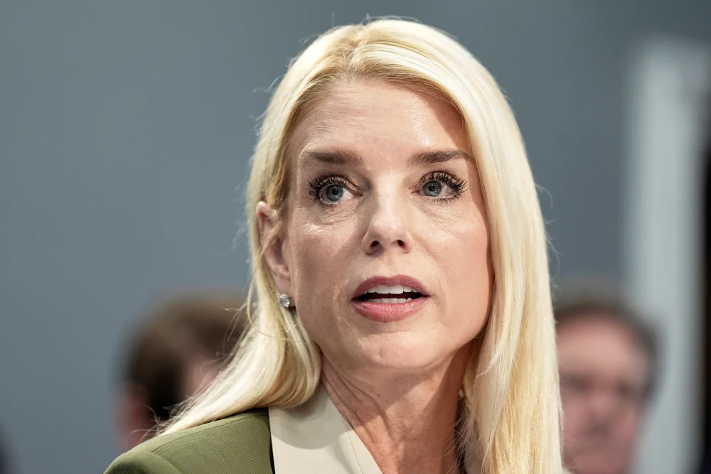 Feds Target Trans Youth Care Docs - The Pink Times