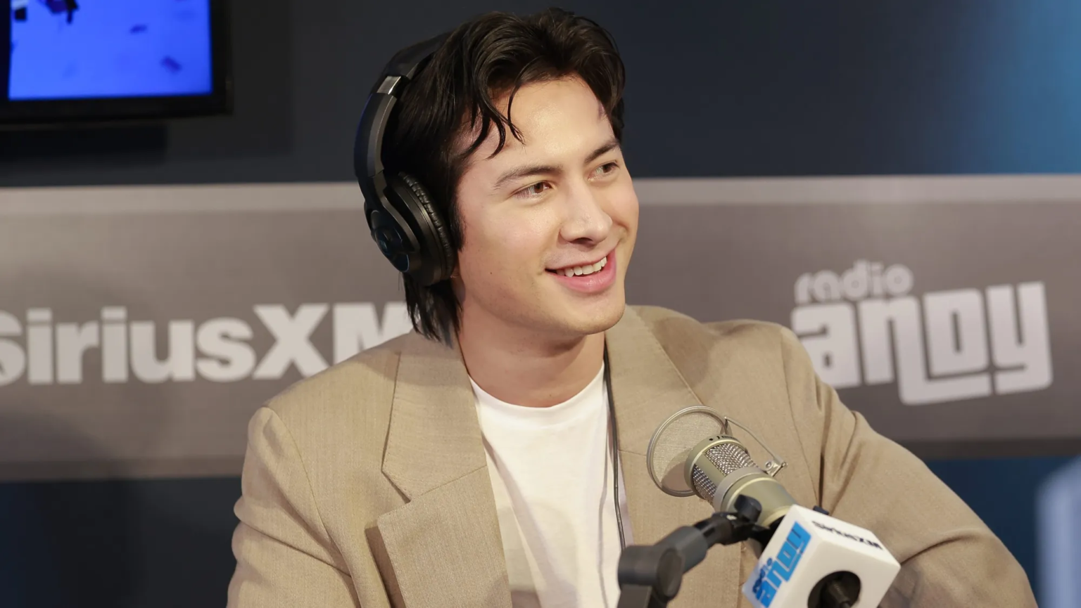 Gabby Windey’s Catholic School Fever Dream - The Pink Times