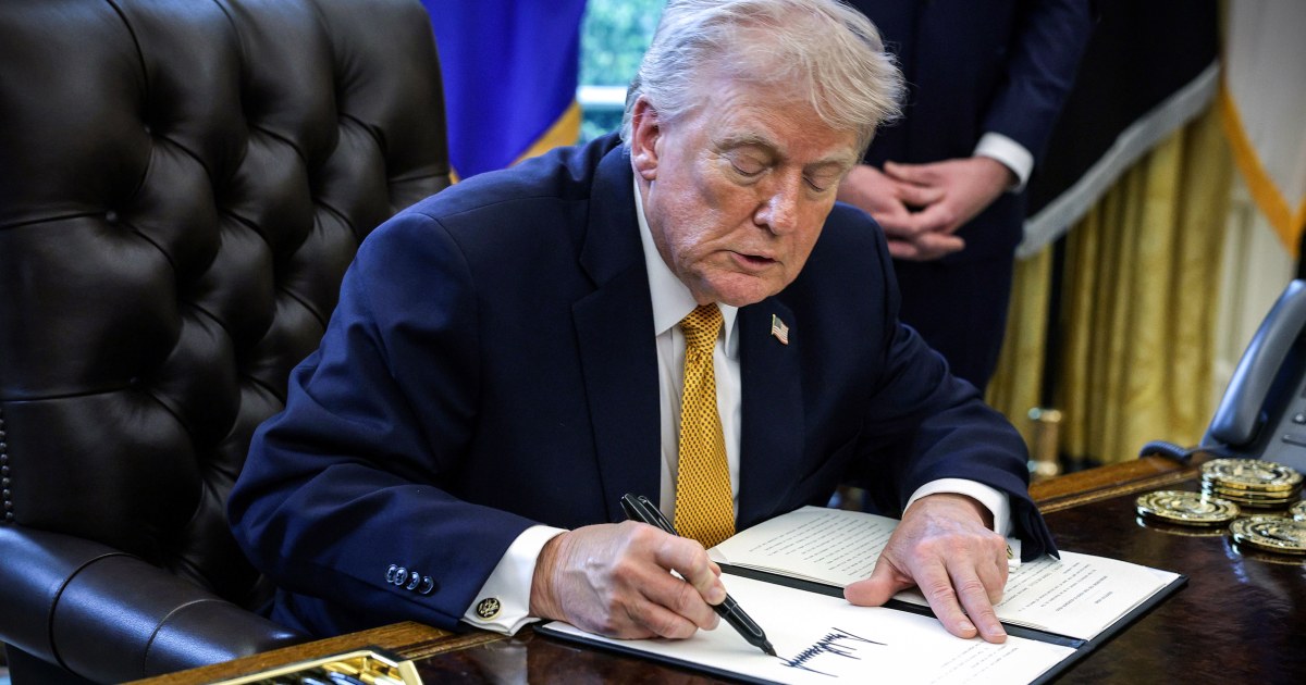 Trump's Signature Hits Dollar Bills - The Pink Times