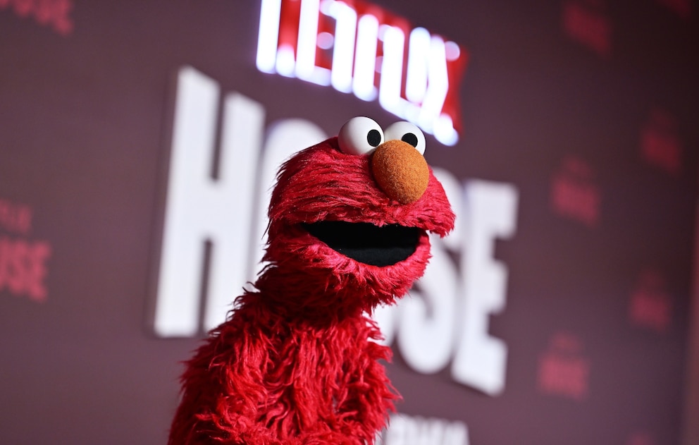 Elmo's NBA Drama Sparks Fan Fury - The Pink Times