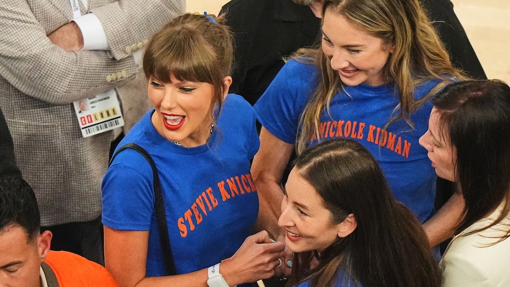 Celebs Flock to Knicks Finals Game - The Pink Times